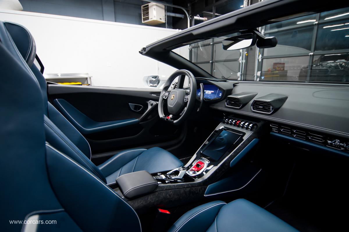 lamborghini huracan blue interior